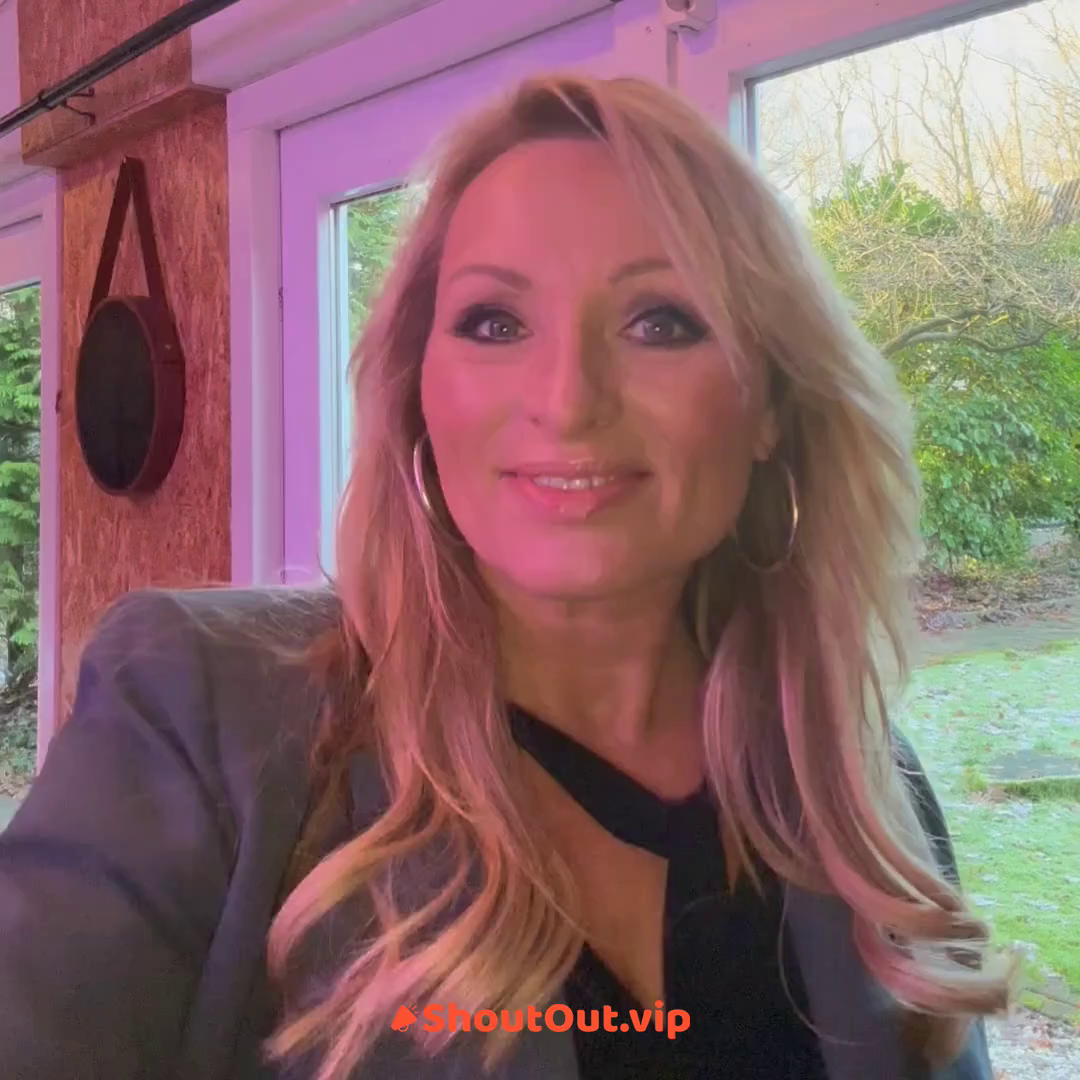 ShoutOut: Bestel nu een persoonlijke video van Desray - ShoutOut VIP